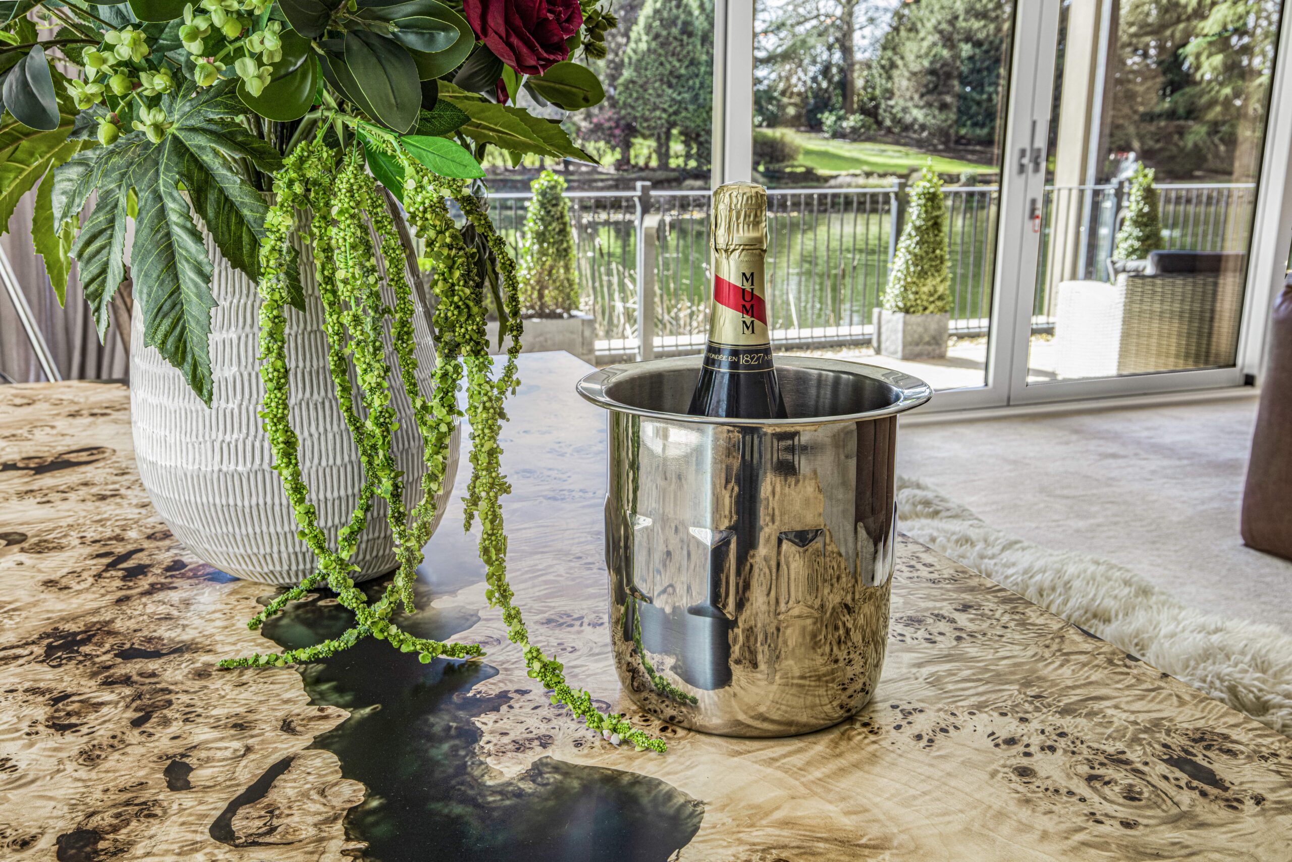 Why Your Airbnb Needs Professional Photos - Hovver