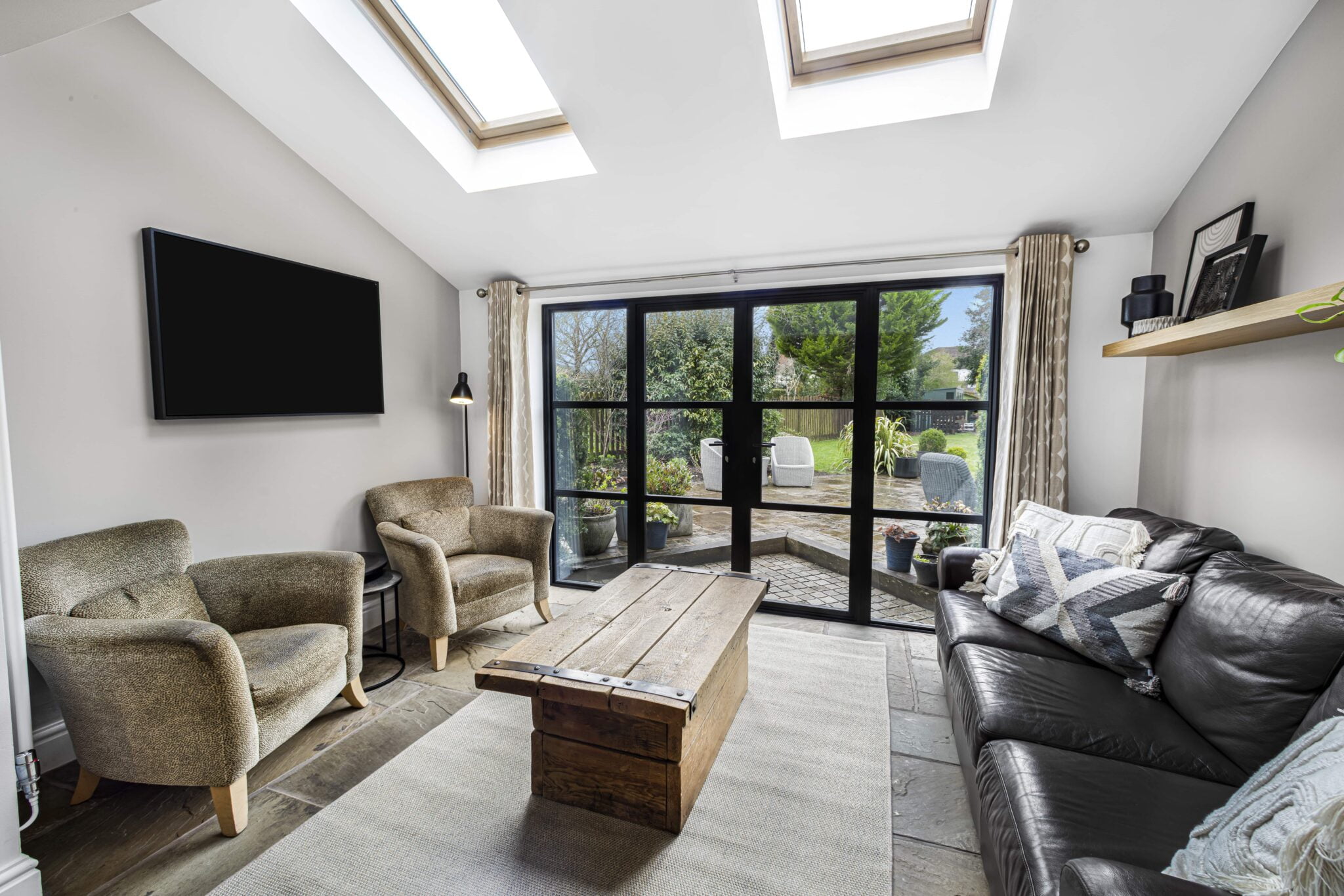 Property Photography Laws & Copyright in the UK - Hovver